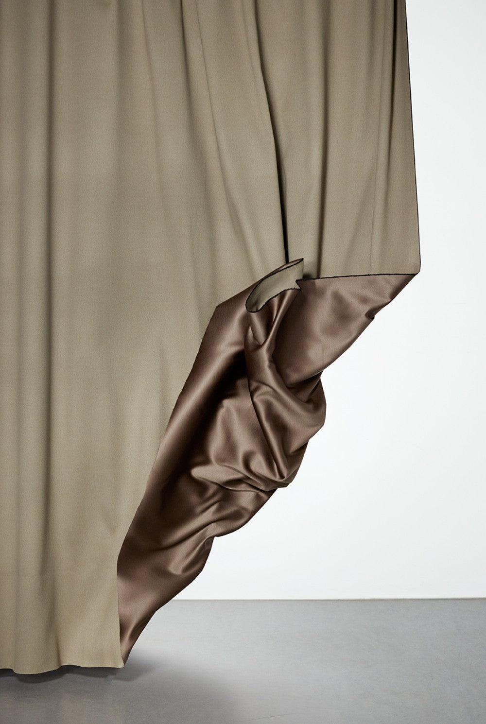 Verdunkelungsvorhang „Nightfall“ in Leinenbeige – ZigZagZurich